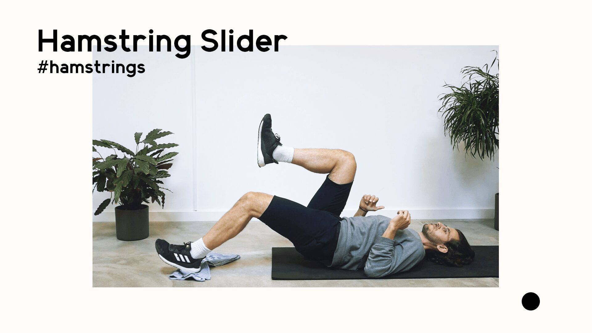 Hamstring Slider Oefening | AmstelFysio Health Club